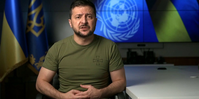 Twitter gets heated over Zelenskyy's outfit choice: 'Does he even own a ... Twitter gets heated over Zelenskyy's outfit choice: 'Does he even own a ...