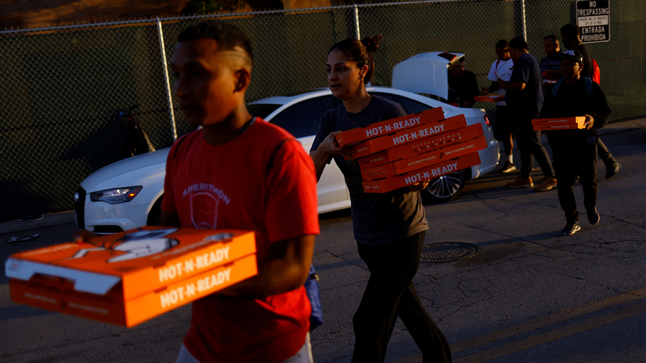 Photos Show Migrants Crowding El Paso Texas Streets Fox News
