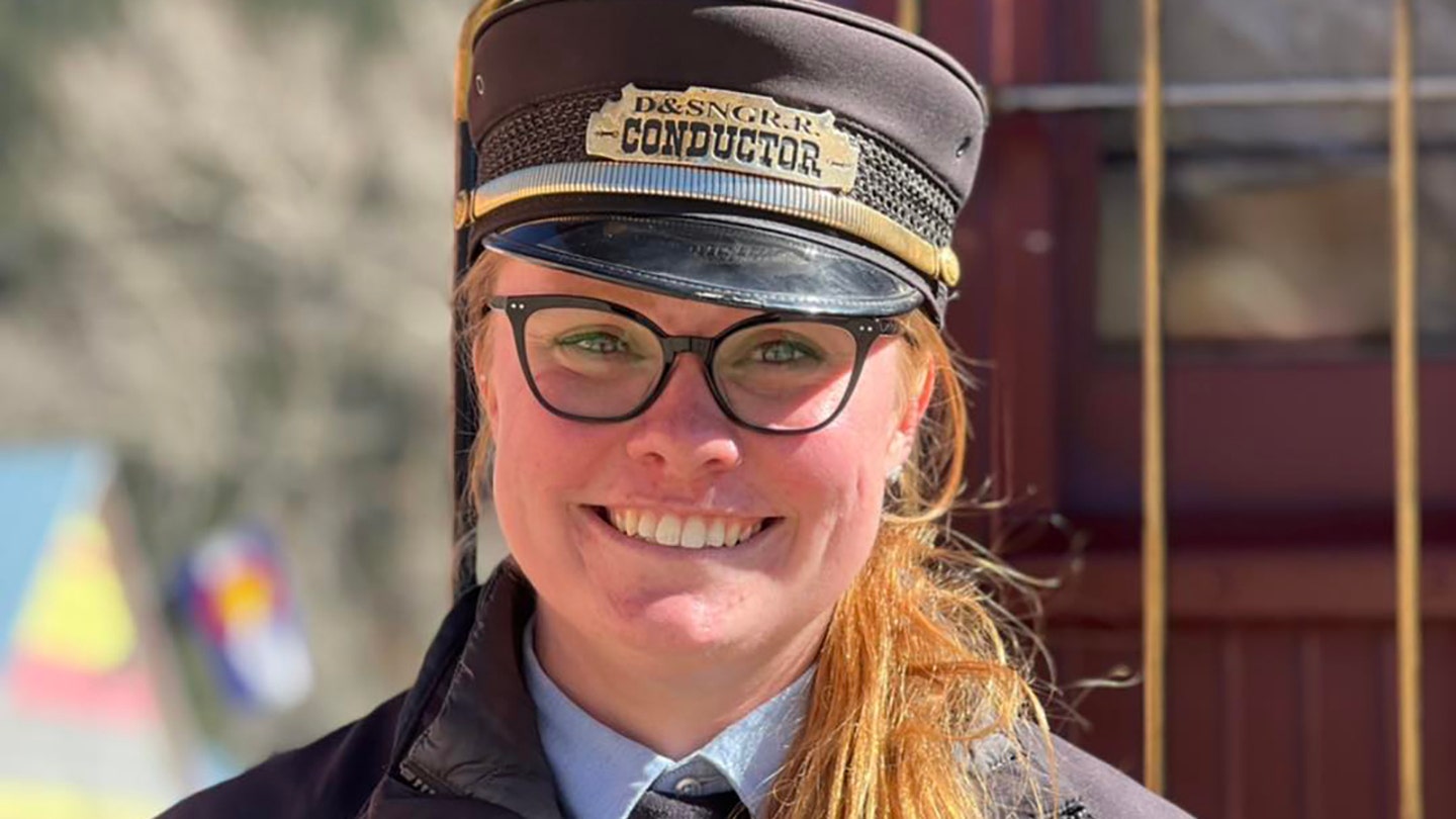 Durango & Silverton conductor to the rescue - Hangar Chat - The AVSIM ...