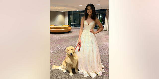 Service dog by her side, Texas teen wins Miss Dallas pageant despite ...