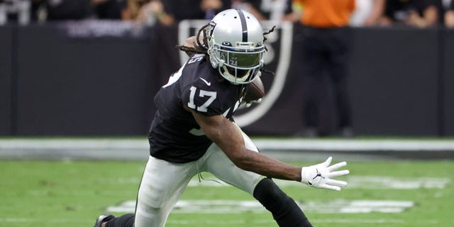 Davante Adams makes photographers move after incident 2 weeks ago | Fox ... Davante Adams makes photographers move after incident 2 weeks ago | Fox ...