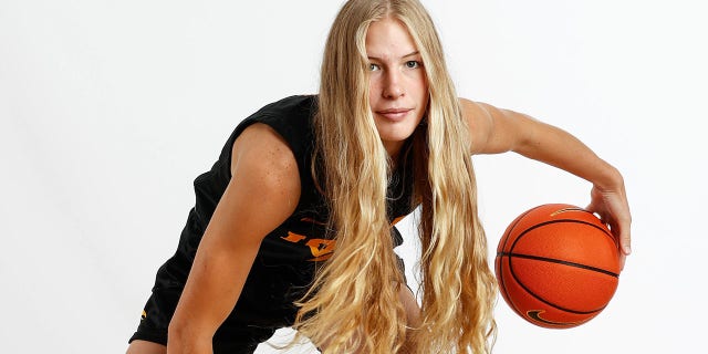 Iowa basketball commit Ava Jones signs letter of intent, months after ...