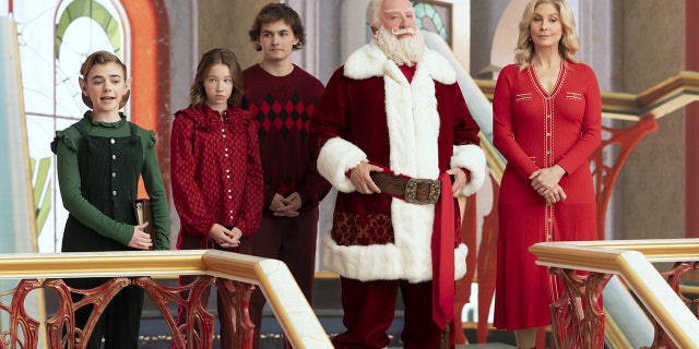 Tim Allen suits up for 'The Santa Clauses;' cast reveals behind the ...