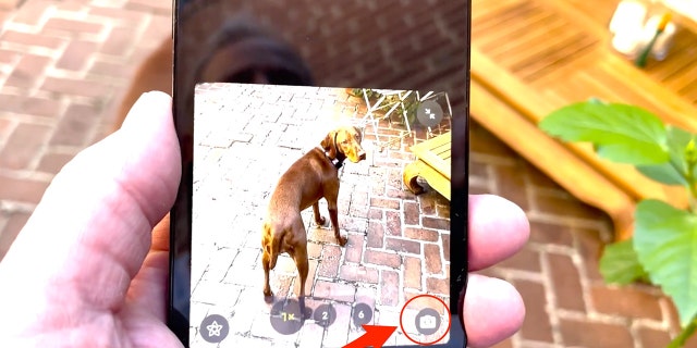How to flip your camera and zoom in using FaceTime | Fox News How to flip your camera and zoom in using FaceTime | Fox News