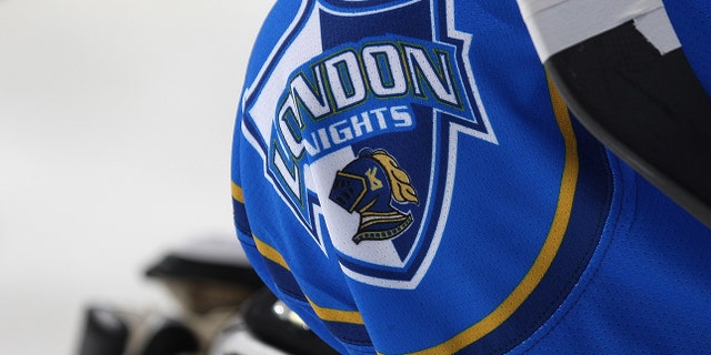 Rising hockey star playing in Canada dead at 18, league says | Fox News