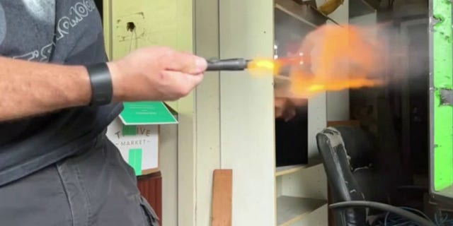 Gun designer's single-shot 'Butt Master' gag gun lands on Canada's ban ...