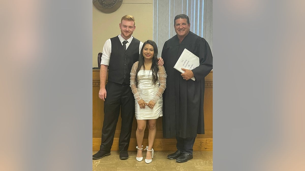 Texas man accused of decapitating newlywed wife allegedly steals beer ... Texas man accused of decapitating newlywed wife allegedly steals beer ...