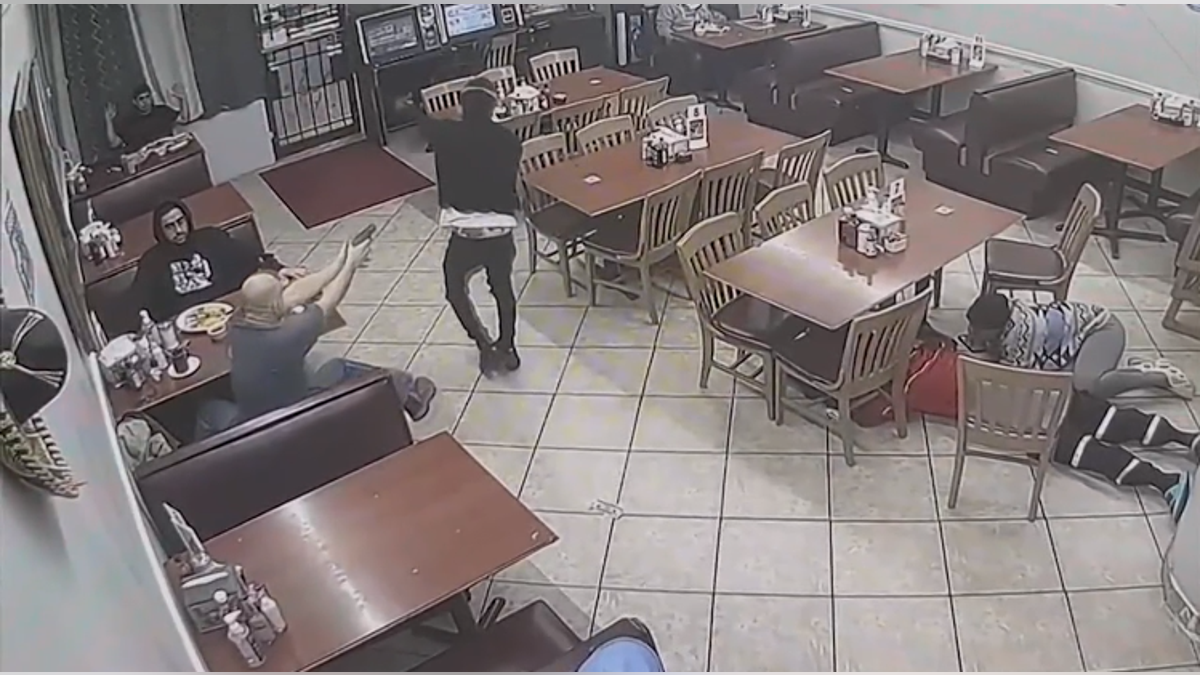 Texas grand jury weighs whether Houston armed diner who shot, killed ... Texas grand jury weighs whether Houston armed diner who shot, killed ...