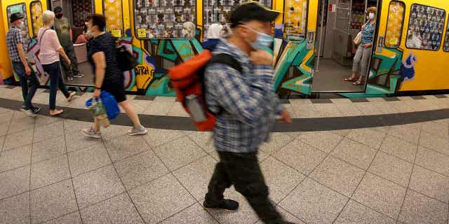 Germany plans to drop mask mandate on long-distance trains, buses | Fox News