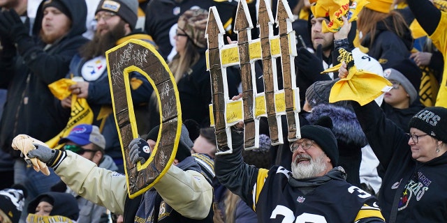 Steelers player celebrates sack with CPR simulation days after Damar ...