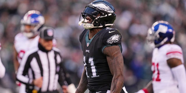 AJ Brown rewrites Eagles' record books on first play of game vs Giants ... AJ Brown rewrites Eagles' record books on first play of game vs Giants ...