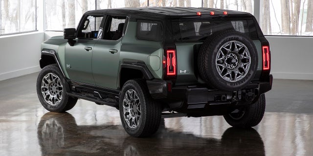 First GMC Hummer EV SUV auctioned for $500,000 as production begins ...