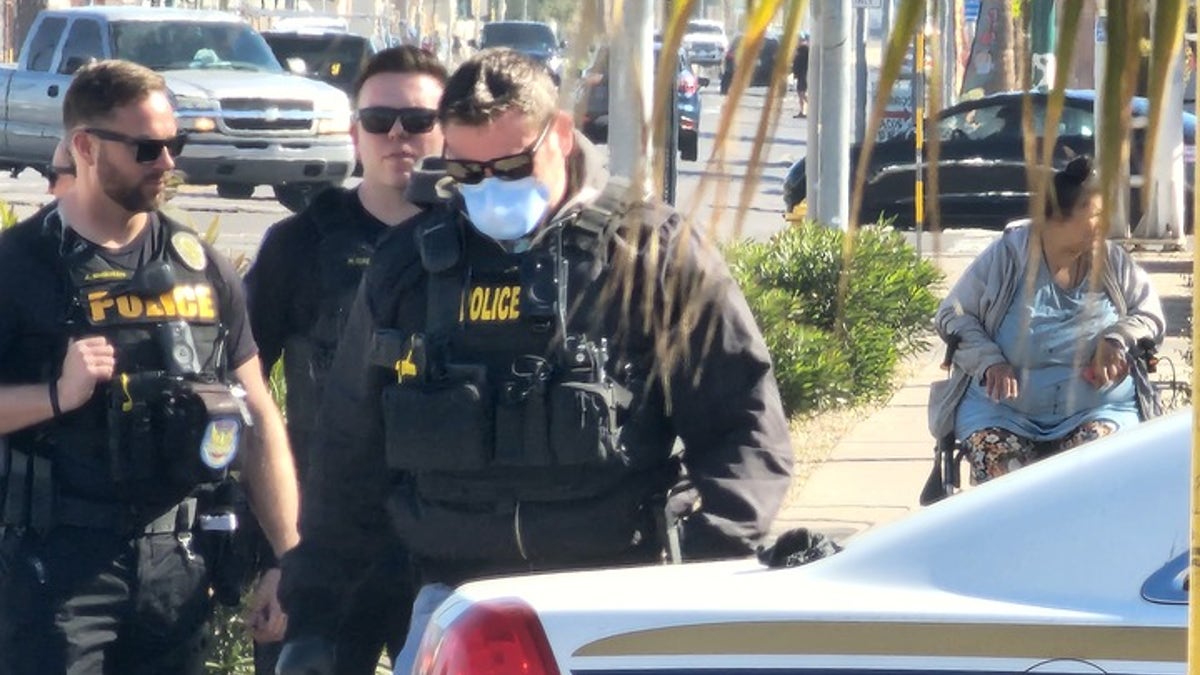 Phoenix police officer given Narcan after exposure to 'white substance ...