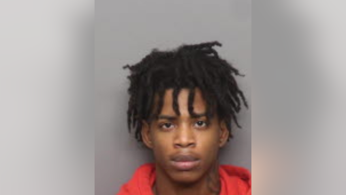 Tennessee car burglar begs neighbors for help after injured homeowner ... Tennessee car burglar begs neighbors for help after injured homeowner ...