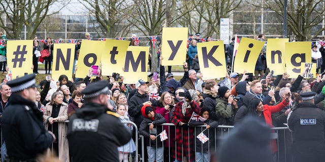 King Charles faces protesters holding ‘Not my king’ signs at event ... King Charles faces protesters holding ‘Not my king’ signs at event ...