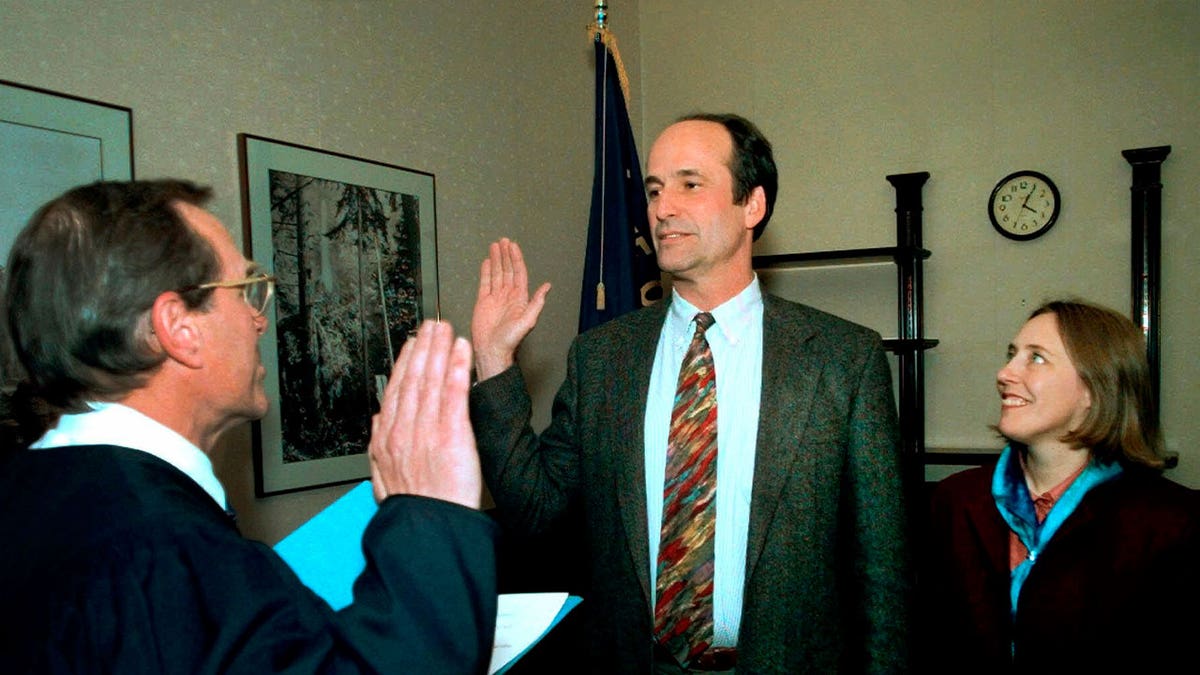 Former Or Secretary Of State Bill Bradbury Dies At Age 73 Fox News