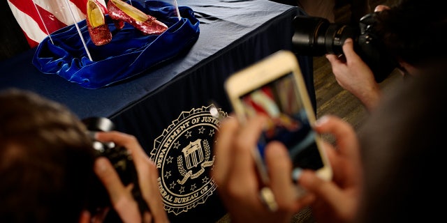 Minnesota man charged with stealing ruby red 'Wizard of Oz' slippers ...