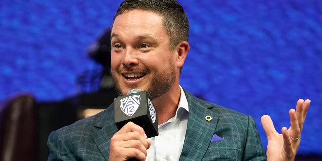 Oregon's Dan Lanning takes shot at Colorado amid school's Big 12 move ...