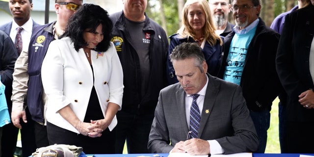 Second Amendment advocates celebrate Alaska Gov. Dunleavy signing gun ...