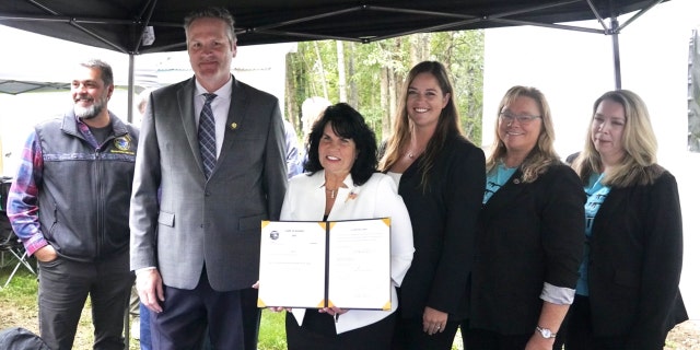 Second Amendment advocates celebrate Alaska Gov. Dunleavy signing gun ...