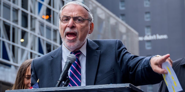 Longtime Democratic lawmaker turned activist defects to Republican ...