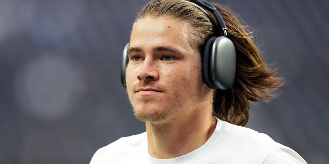 Justin Herbert, Chargers agree to massive five-year extension: reports ... Justin Herbert, Chargers agree to massive five-year extension: reports ...