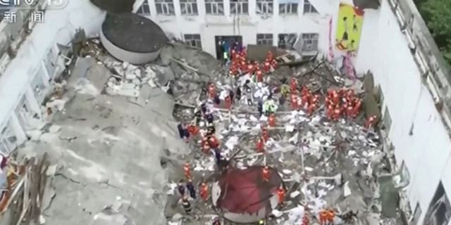 11 dead after middle school gym roof collapses onto volleyball practice ...