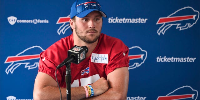 Bills’ Josh Allen makes young fan’s day with help from brother: ‘My sister loves you’ | Fox News