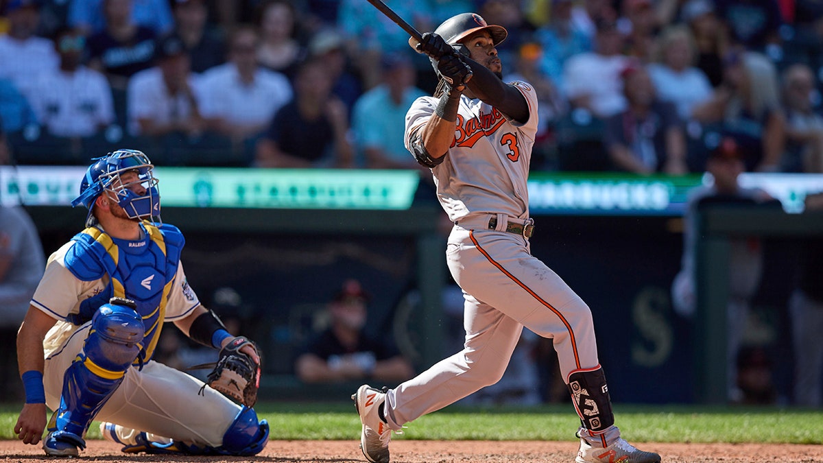 Orioles' Cedric Mullins makes leaping catch, hits go-ahead home run vs ... Orioles' Cedric Mullins makes leaping catch, hits go-ahead home run vs ...