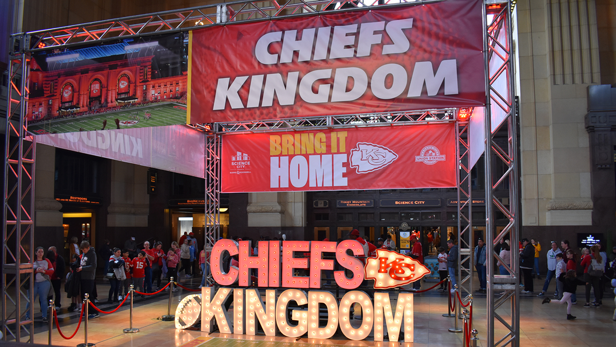 Here Are 5 Things Every Kansas City Chiefs Fan Should Own In Time For