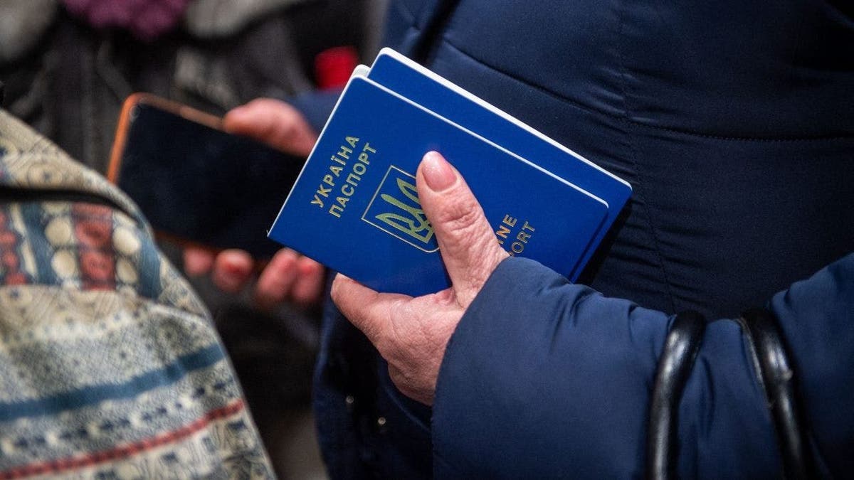 Zelenskyy Announces Plans To Offer Dual Citizenship To Ukrainian