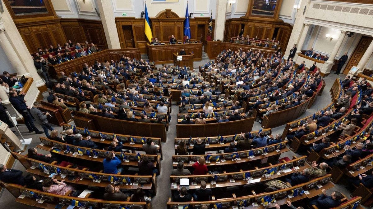 Zelenskyy Announces Plans To Offer Dual Citizenship To Ukrainian