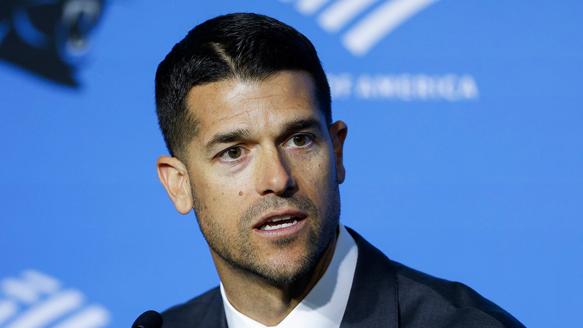 Panthers Dave Canales Takes Note Of Comedians Super Bowl Swipe At Nfl Honors Fox News