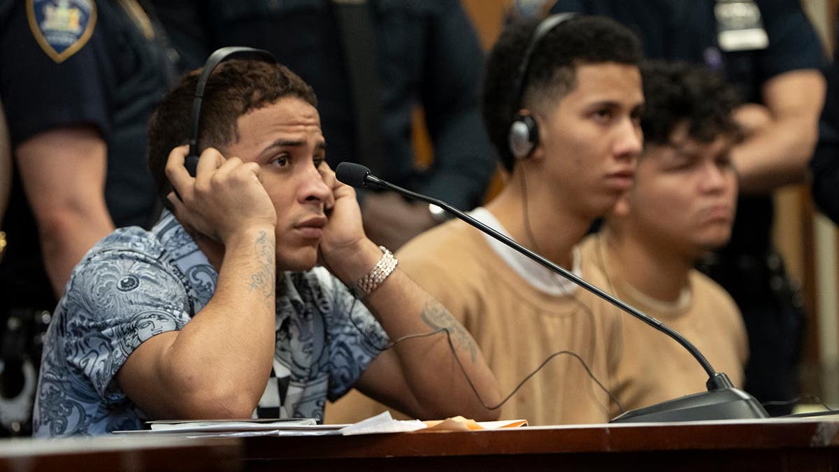 Migrants in NYPD Times Square attack offered plea deals, incl. 1 just ... Migrants in NYPD Times Square attack offered plea deals, incl. 1 just ...
