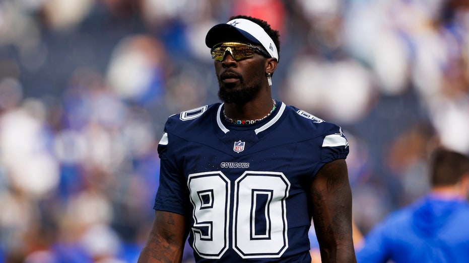 Cầu thủ DeMarcus Lawrence của đội Cowboys cho biết anh đã đốt hết toàn ...