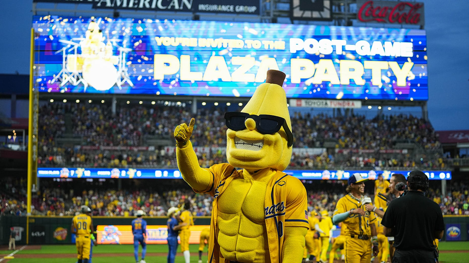 Ex-MLB star Sean Casey 'completely tore his hamstring' during Savannah ...