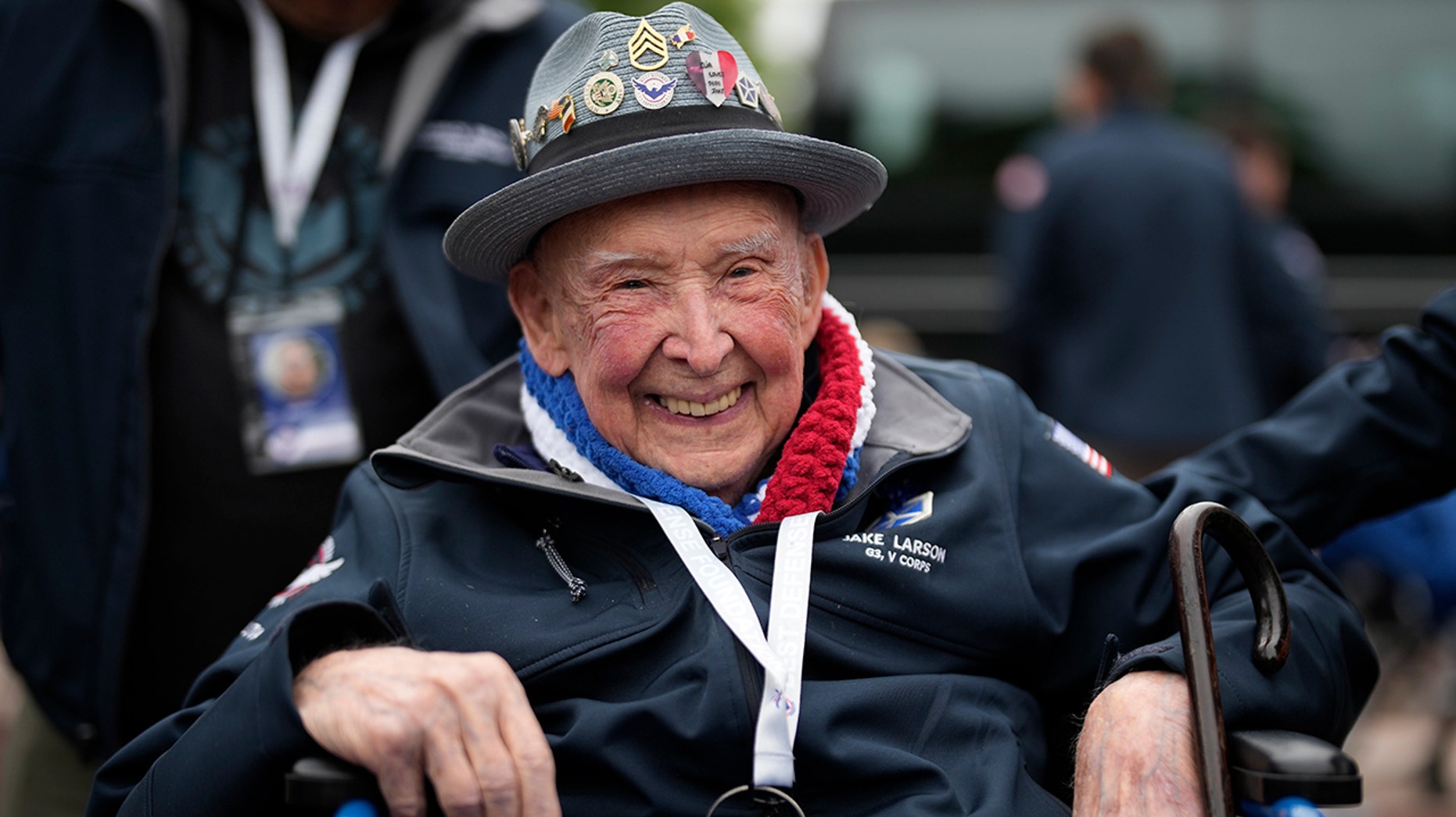 Jake Larson, WWII veteran turned TikTok's 'Papa Jake,' dies at 102 ...