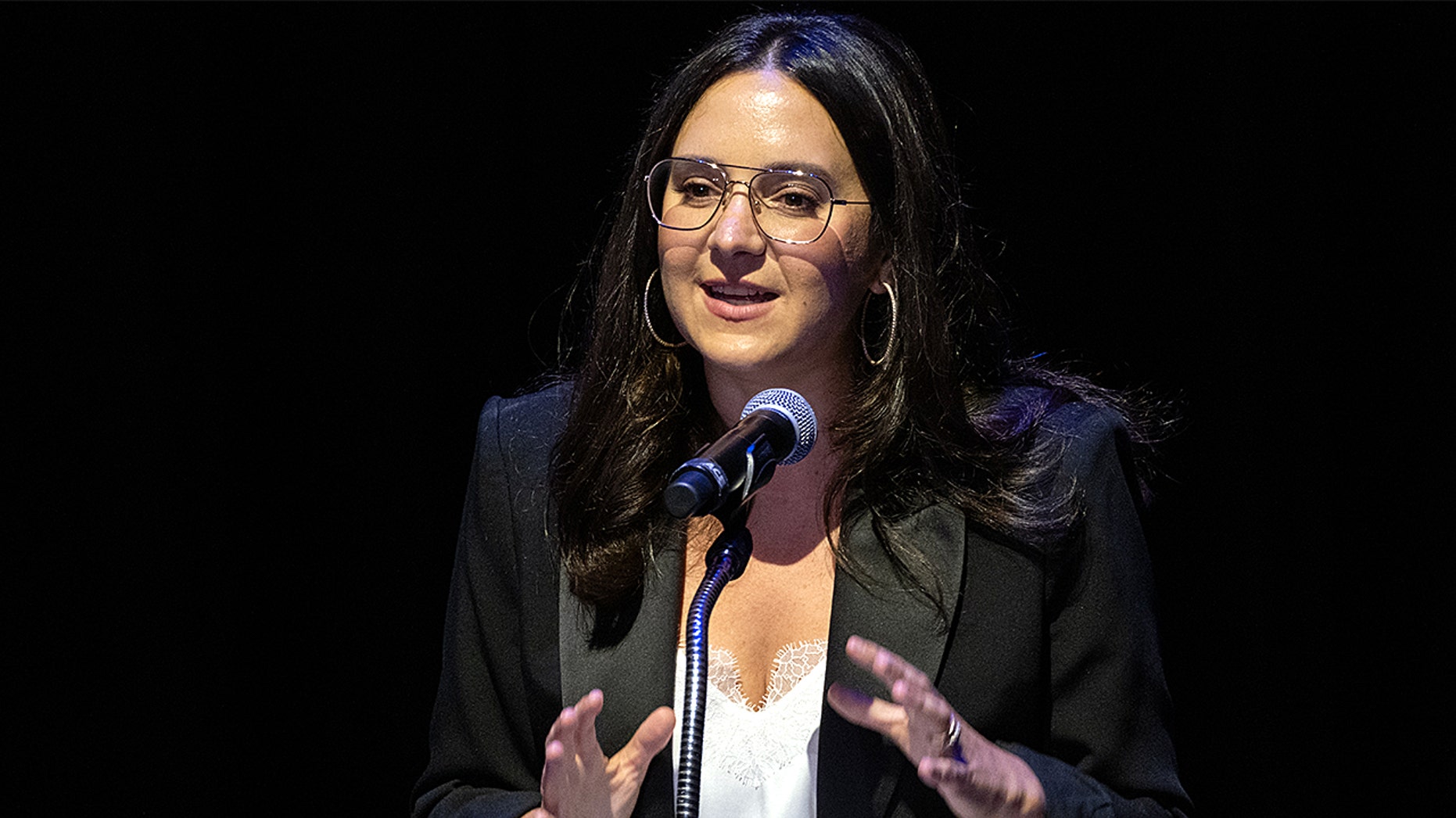 Bari Weiss tells staff '60 Minutes' CECOT story wasn't ready, says ...