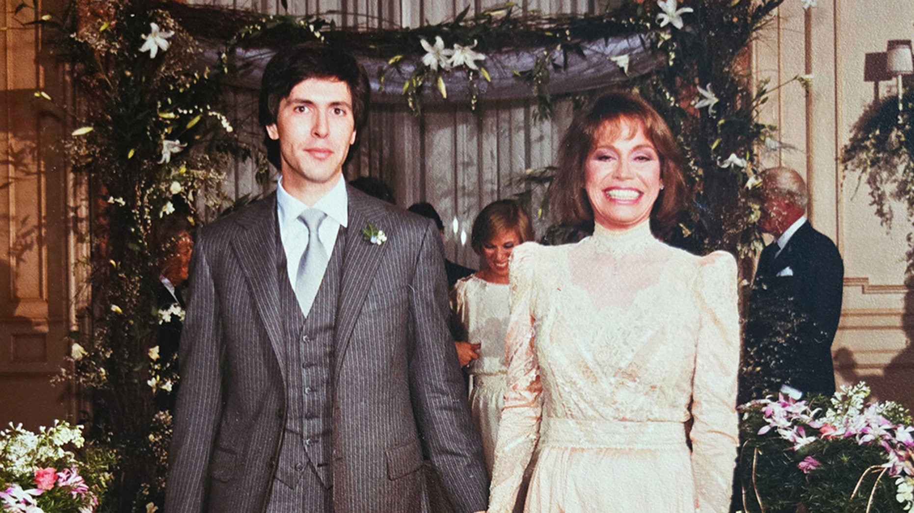 Mary Tyler Moore’s husband shares photos from their unexpected ...