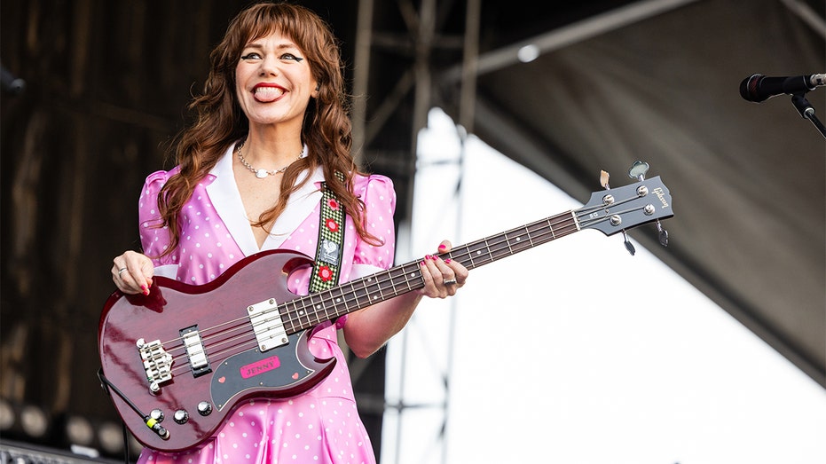 Jenny Lewis ‘married’ her dog to mark 50th birthday, wears wedding gown ...