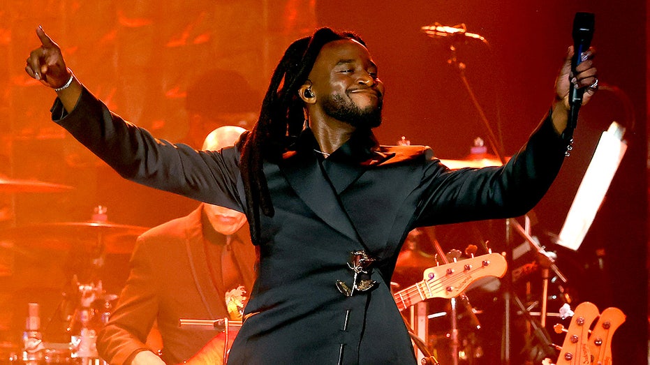Country singer Shaboozey responds to backlash after ‘immigrants built ...