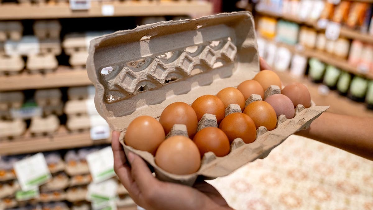 Are cracked eggs safe to eat? Food safety experts weigh in on the risk ...