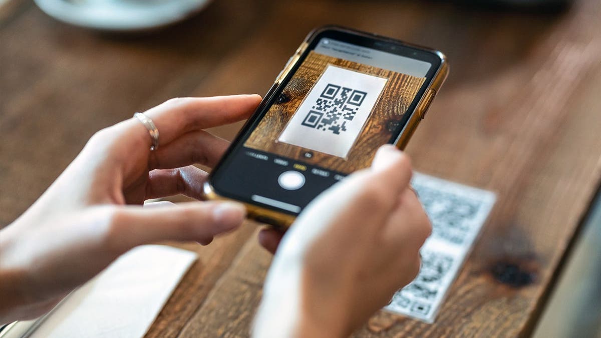 QR code menus headline readers' biggest food and restaurant gripes ...